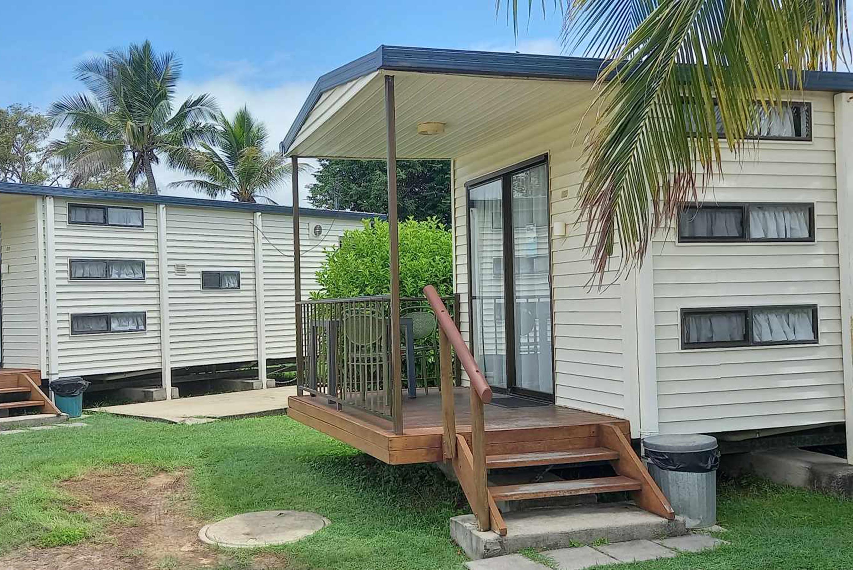 Cabins & Villa Remtal Bowen Whitsundays | Bowen Palms
